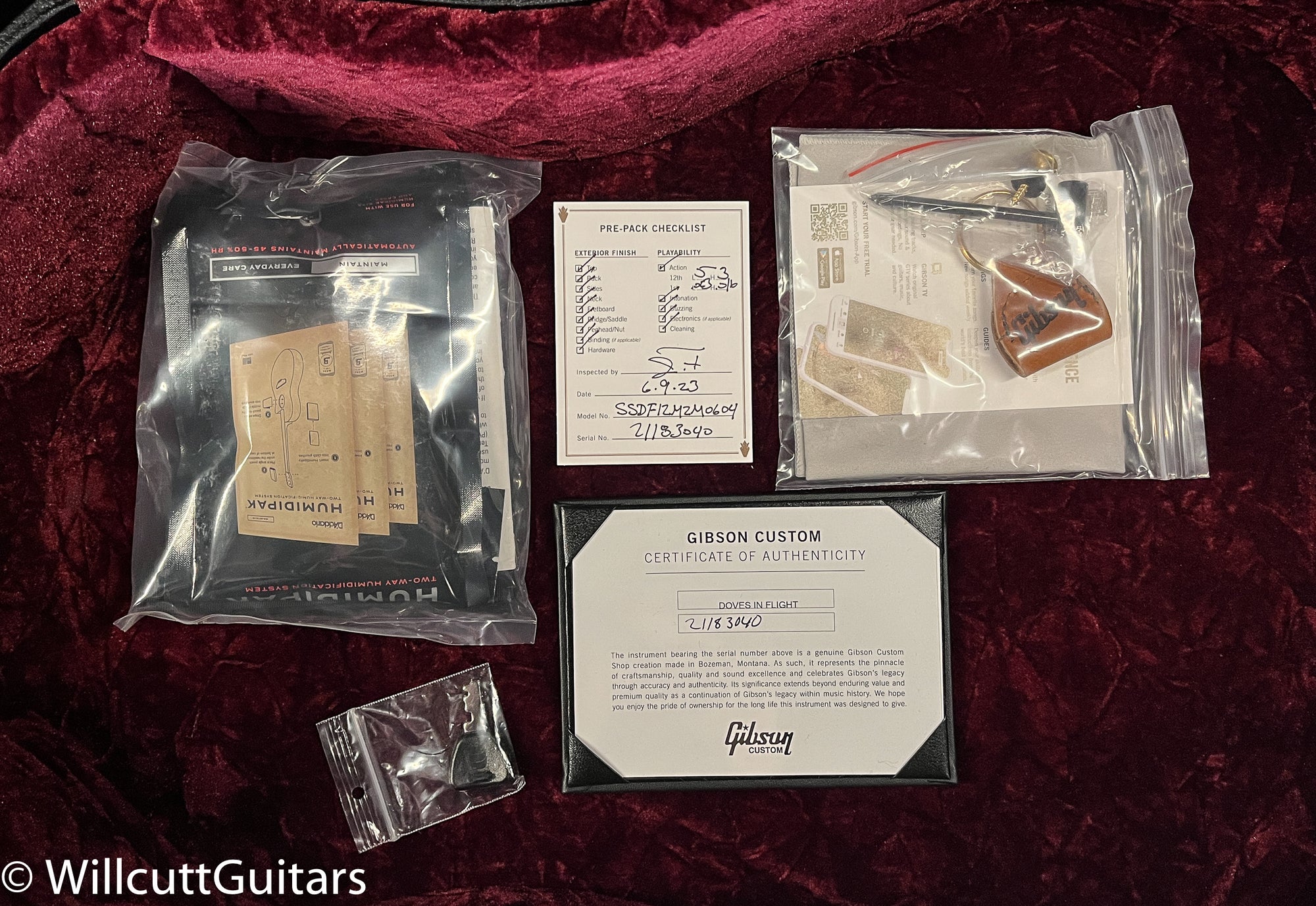 Gibson Doves in Flight 12 String Antique Natural (040) - Willcutt Guitars